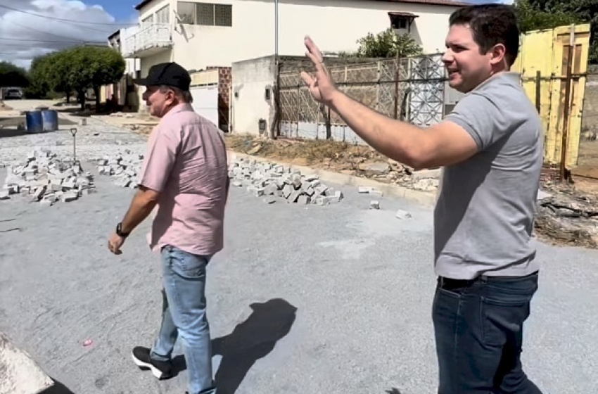 Em Patos, deputado Hugo Motta visita obras de pavimentação de ruas ...